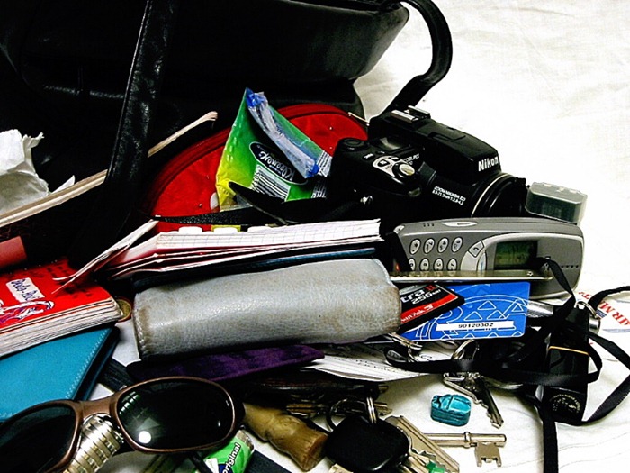 What do women carry in their handbags? | Amusing Planet